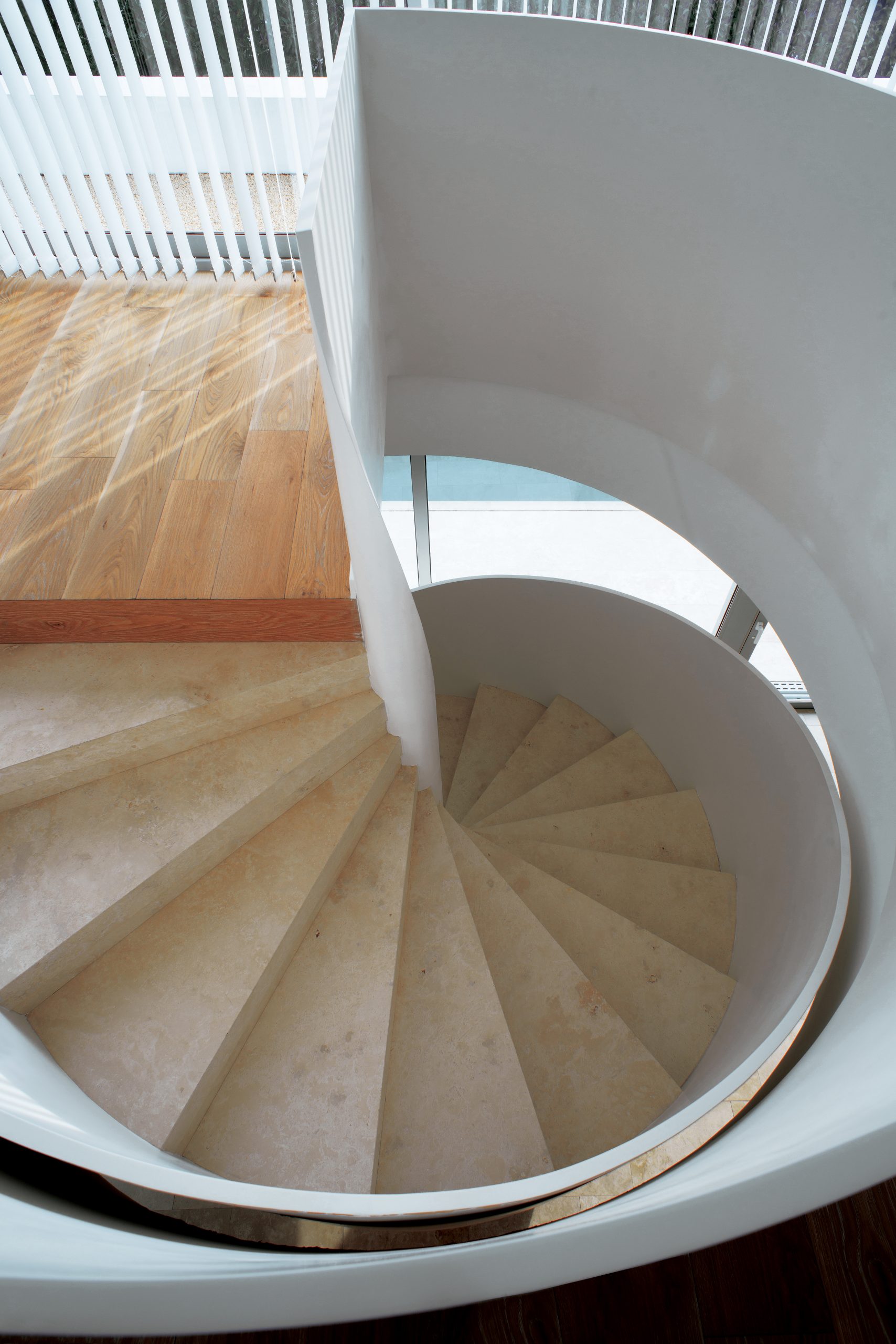 DOS FACHADAS Y UNA ESCALERA - D&D